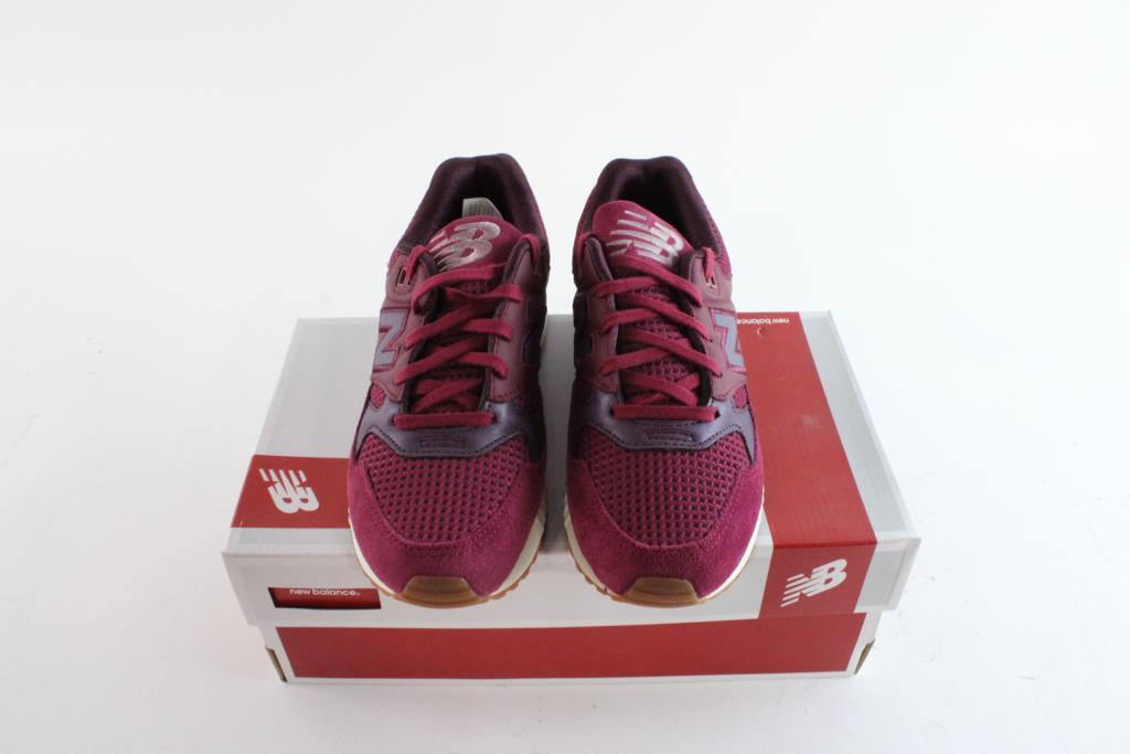 New Balance Women's Sneakers, Size 7 | Property Room
