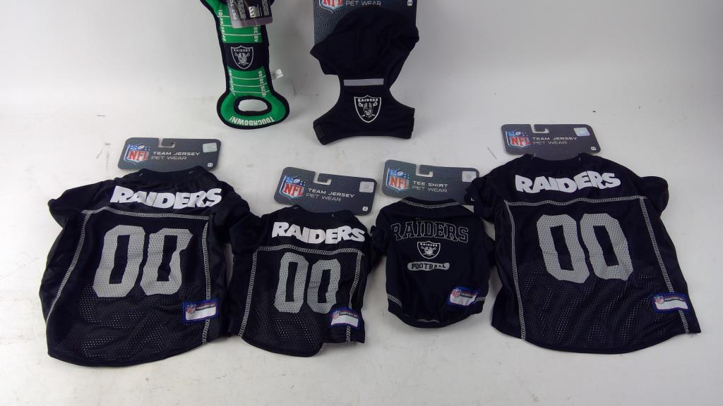 NFL Pet Apparel And Pet Toy, 7+ Pieces | Property Room