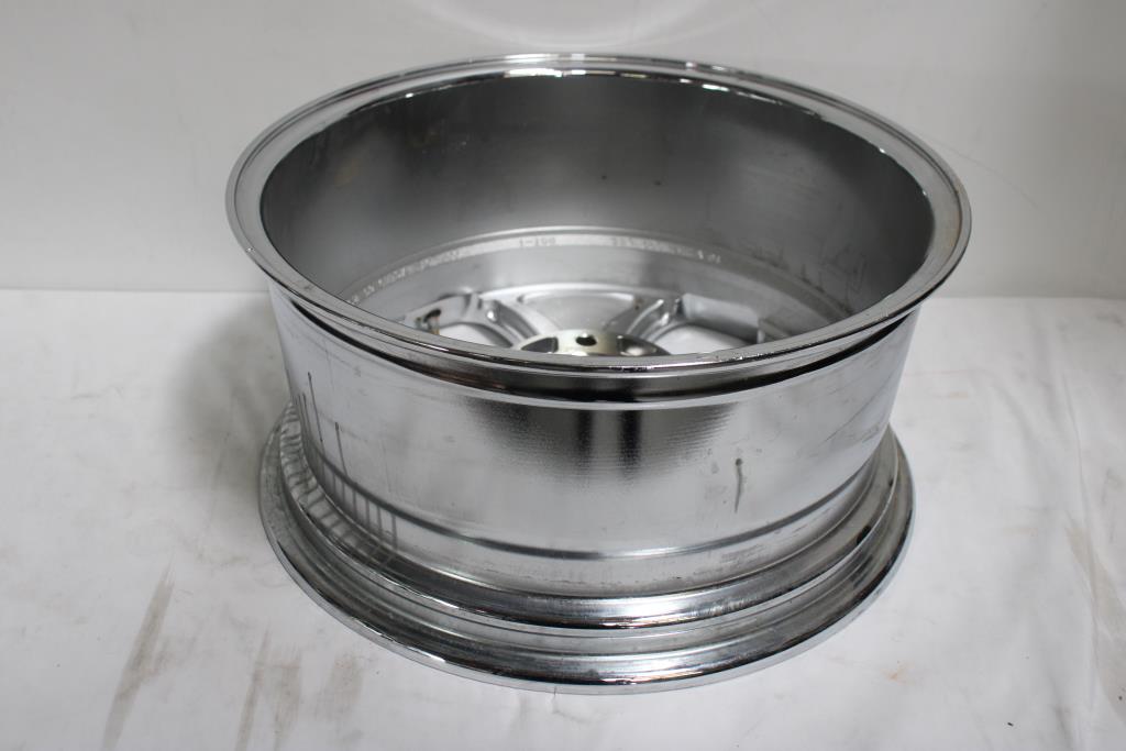 Niche 18 inch wheel | Property Room