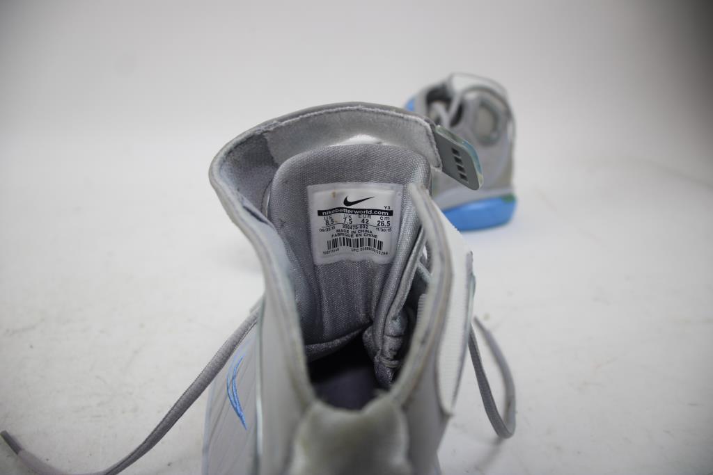 Nike Basketball Shoes, Lock, And More Lot, 9 Pieces | Property Room