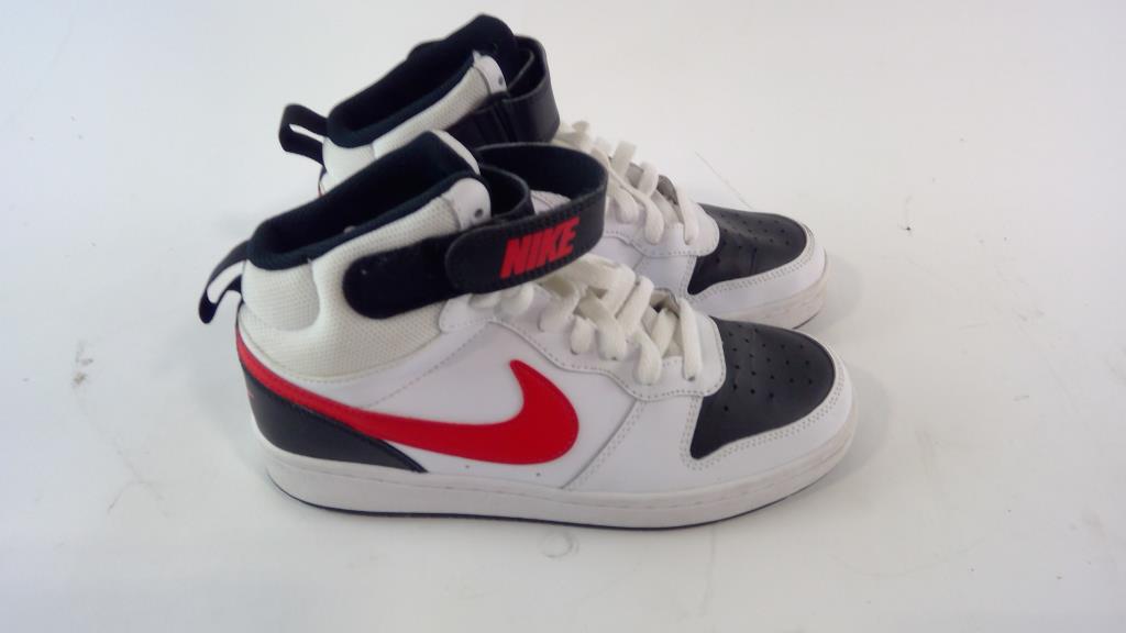 Nike Boys Shoes, Size 5y | Property Room