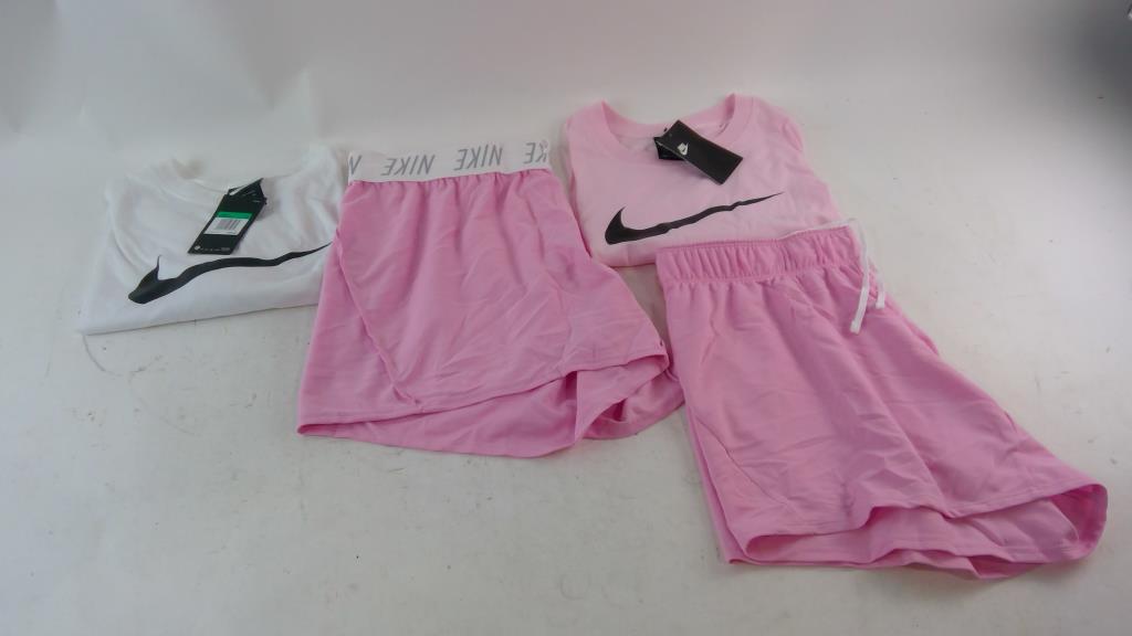 Nike Clothing Lot, 4 Pieces | Property Room