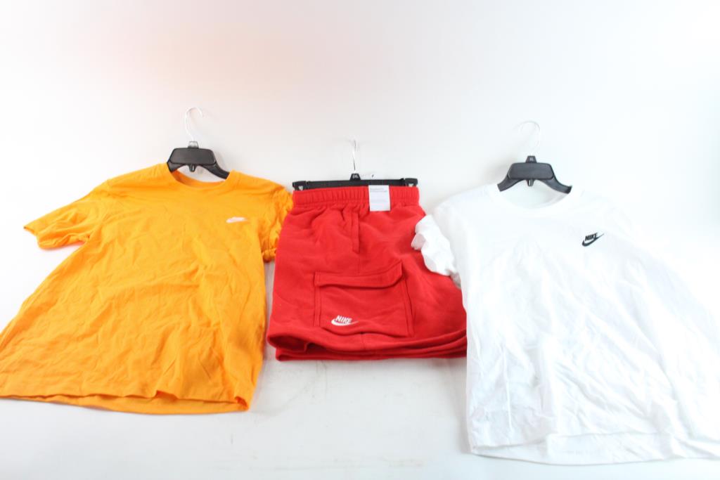 Nike Clothing Lot, 5+ Pieces | Property Room