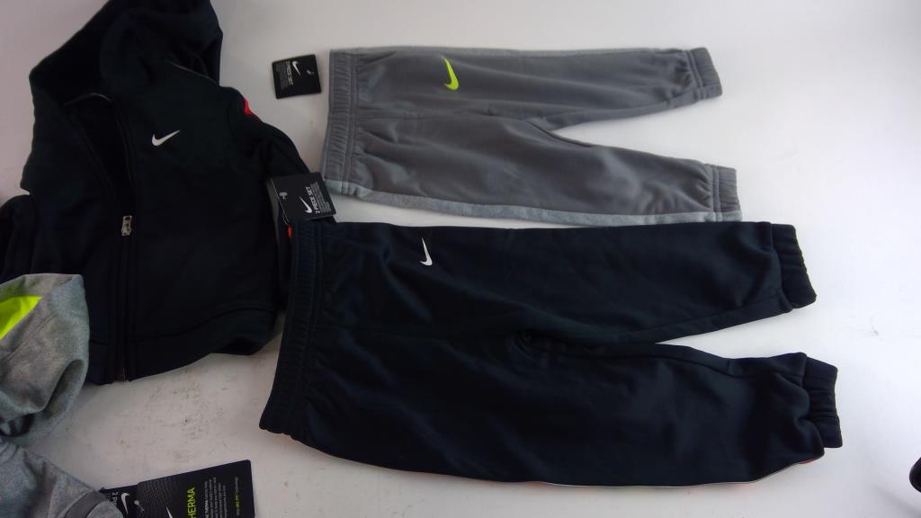 Nike Clothing Lot, 6 Pieces | Property Room