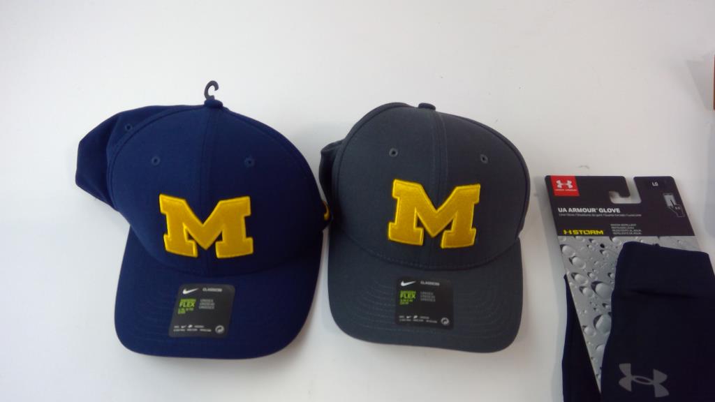 Nike Hats And More, 5 Pieces | Property Room