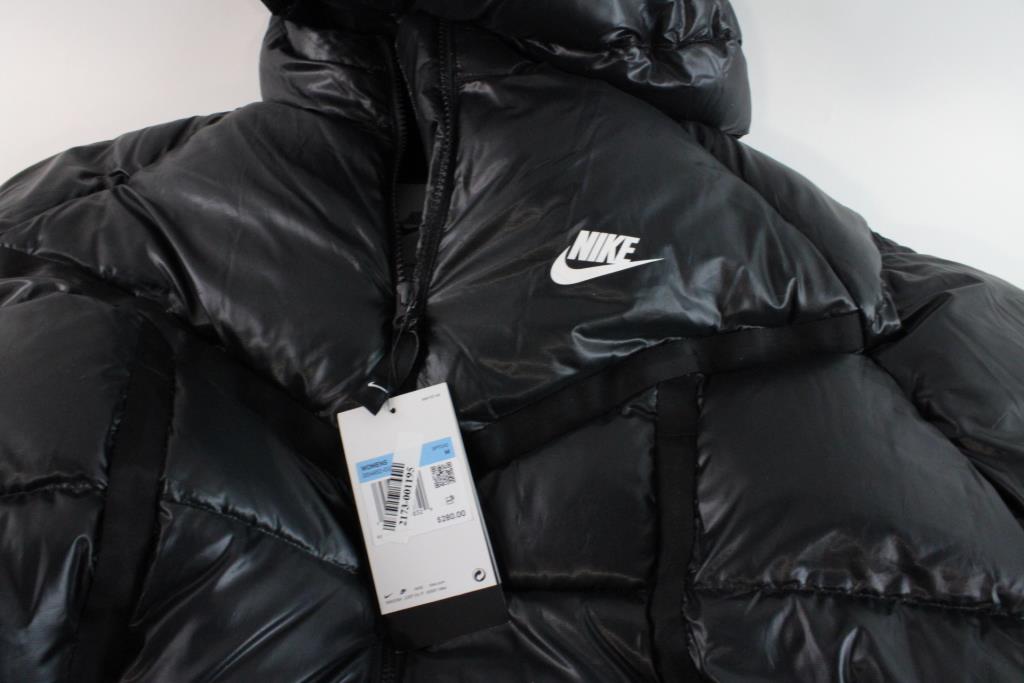 Nike Jacket, Medium | Property Room