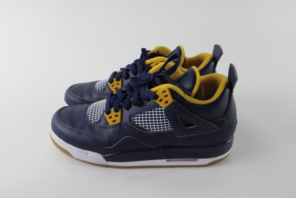 Nike Jordan Youth Size 7Y Sneakers Property Room