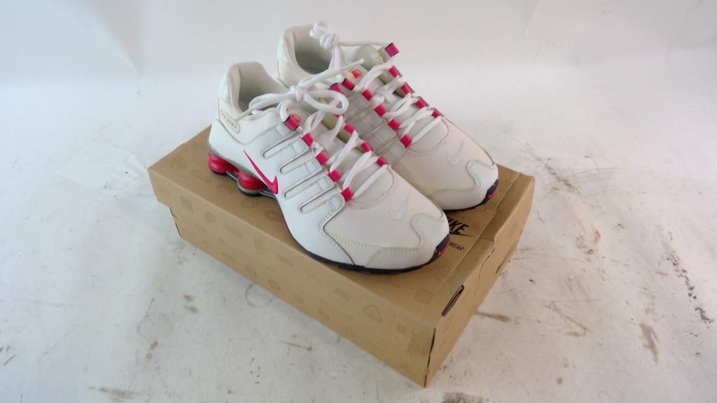 Nike Shox NZ Womens Kids Running Shoes Size 5Y | Property Room