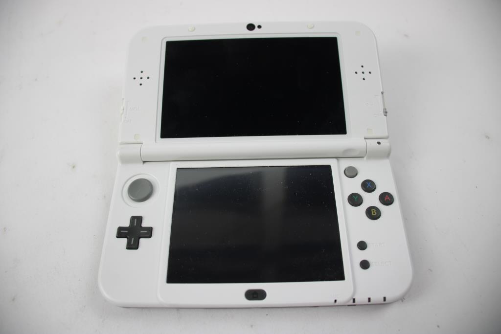 Nintendo 3DS XL Device, RED-001 | Property Room