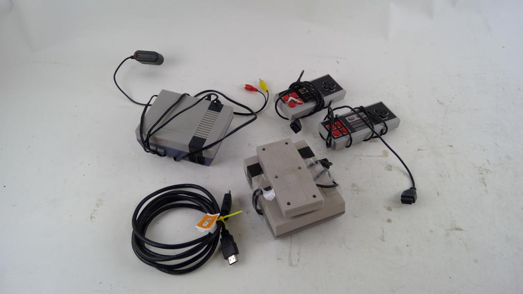 Nintendo Entertainment System 2 Pieces | Property Room