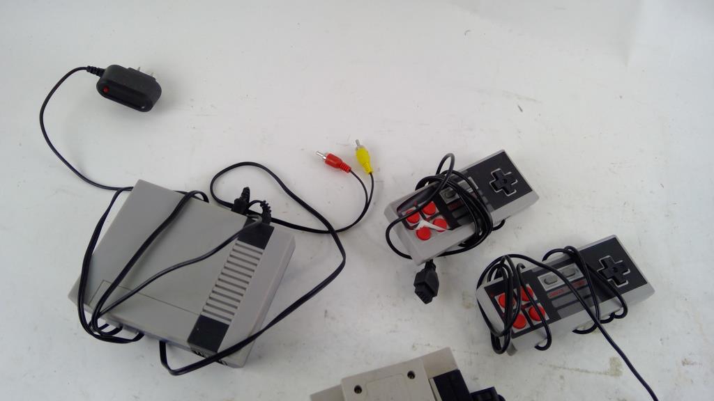 Nintendo Entertainment System 2 Pieces | Property Room