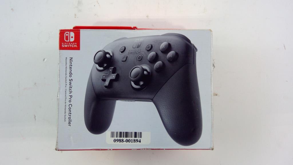 Nintendo Switch Pro Controller | Property Room