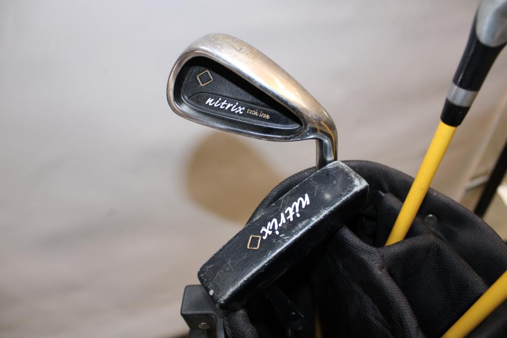 Nitrix Clubs In Nitrix Yellow Golf Bag; 5 Pieces | Property Room