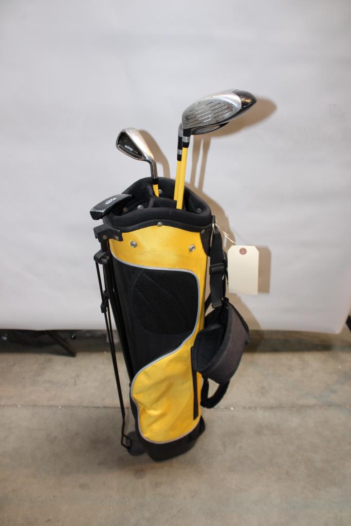Nitrix Clubs In Nitrix Yellow Golf Bag; 5 Pieces | Property Room