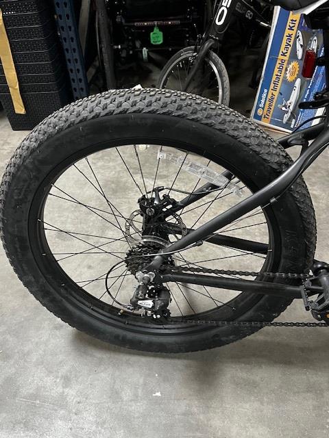 Northrock XC00 26 Inch Fat Tire Mountain Bike | Property Room