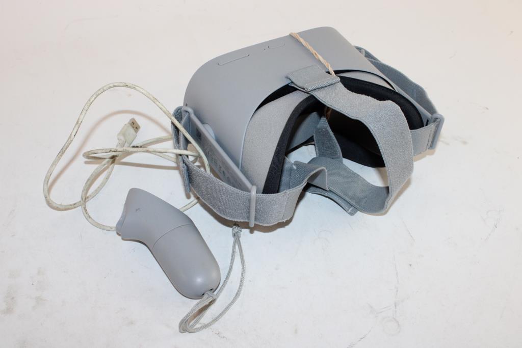Oculus Headset | Property Room