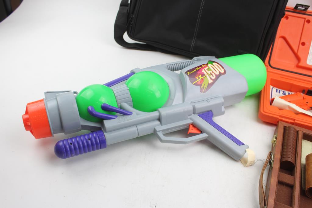 Olin Flare Gun, Targus Laptop Bag, Nixon Backpack & More; 5 Pieces ...