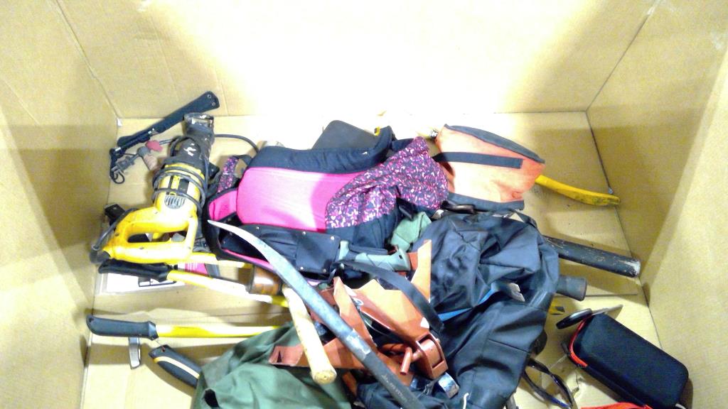 Pallet Of Crowbar And More 10+ Pieces | Property Room