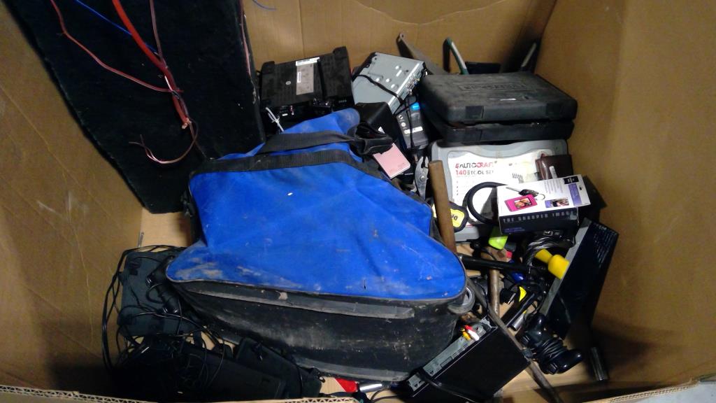 Pallet Of Crowbar And More, 5+ Pieces | Property Room