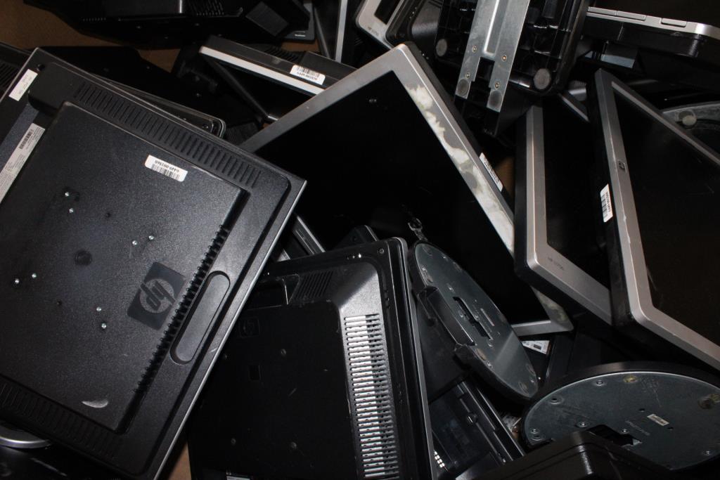 Pallet Of Monitors, 15+ Pieces | Property Room