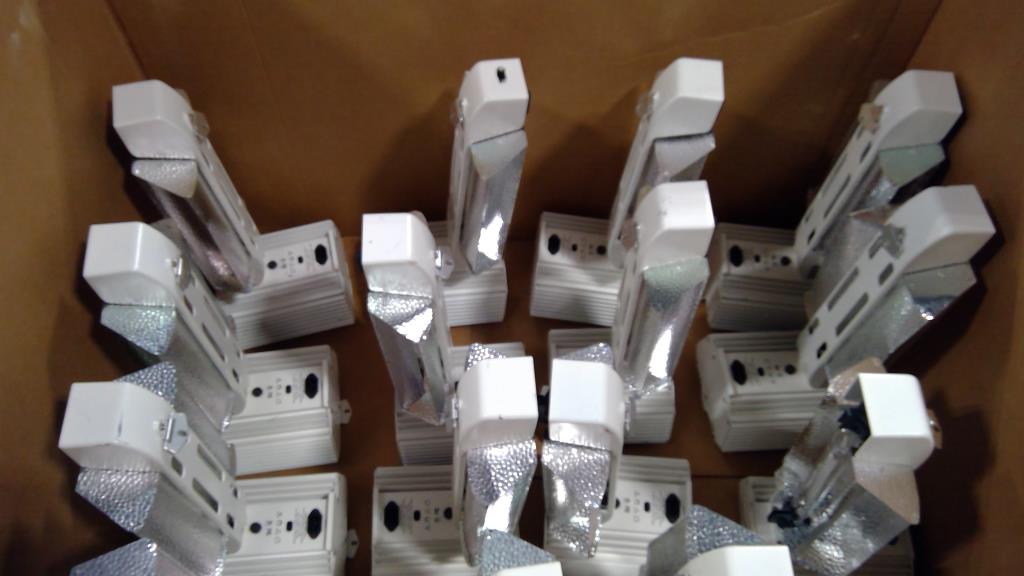 Pallet Of Phantom Grow Lights 10+ Pieces | Property Room