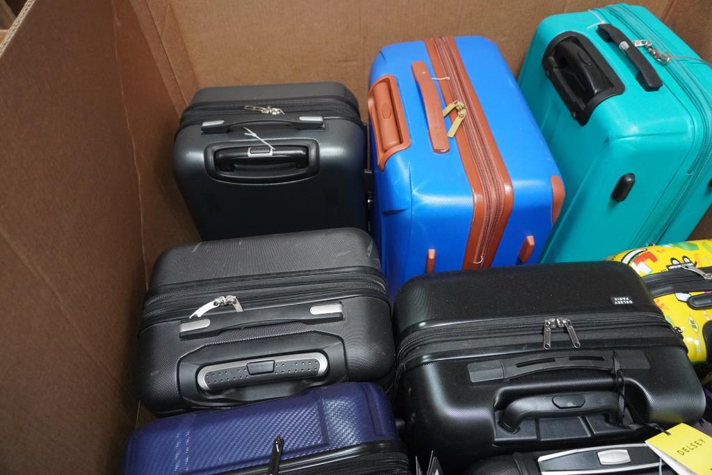 Pallet Of Suitcases - 11 Suitcases | Property Room