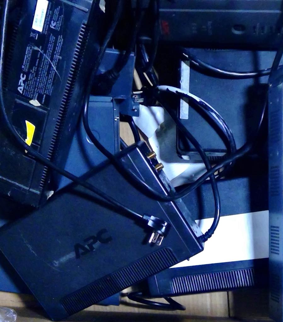 Pallet With Electronics, 5+ Pieces | Property Room