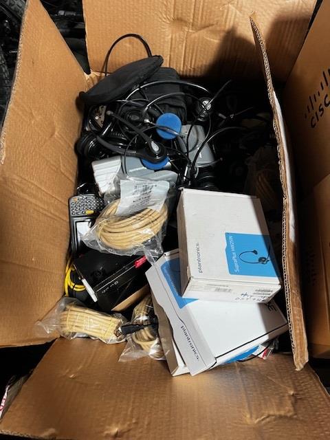 Pallet With Electronics Lot | Property Room
