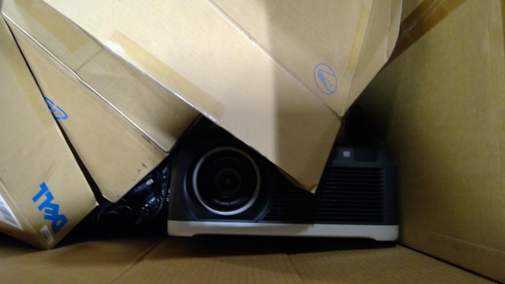 Pallet With Projector And More, 10+ Pieces | Property Room