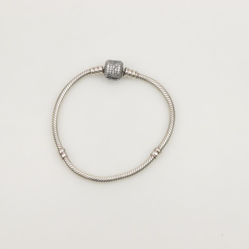 Pandora Moments Sterling Silver Sparkling Pave Clasp Bracelet ...