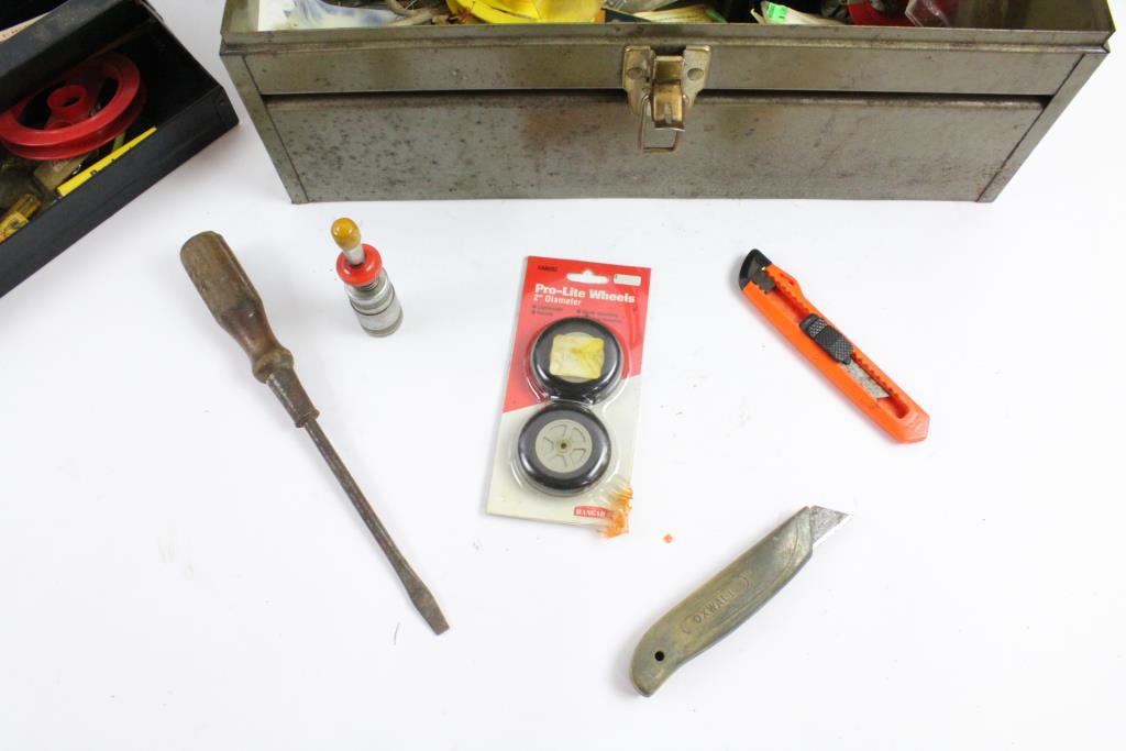 Park Metal Toolbox With Tools | Property Room