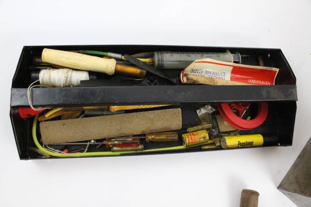 Park Metal Toolbox With Tools | Property Room