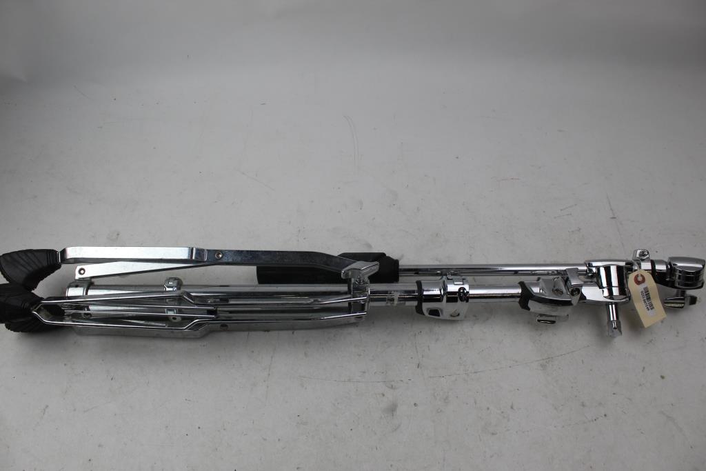 Pearl Advanced Hardware Systems Tripod | Property Room