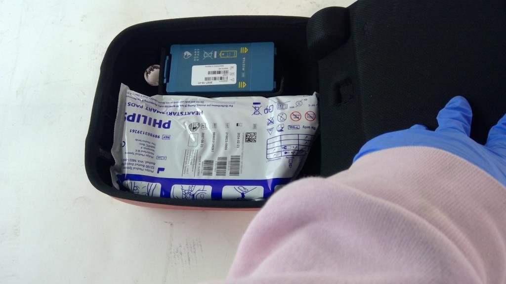 Philips Heartstart Defibrillator | Property Room