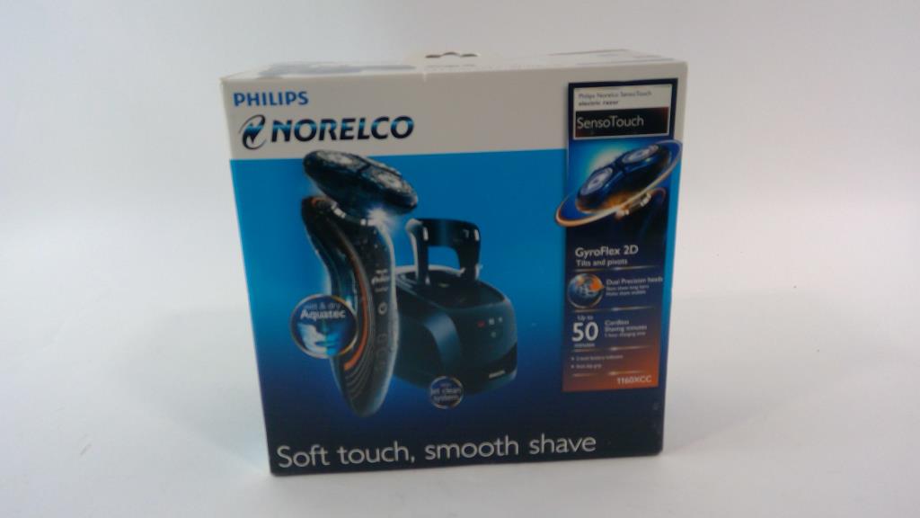 Philips Norelco SensoTouch 3D Electric Razor | Property Room
