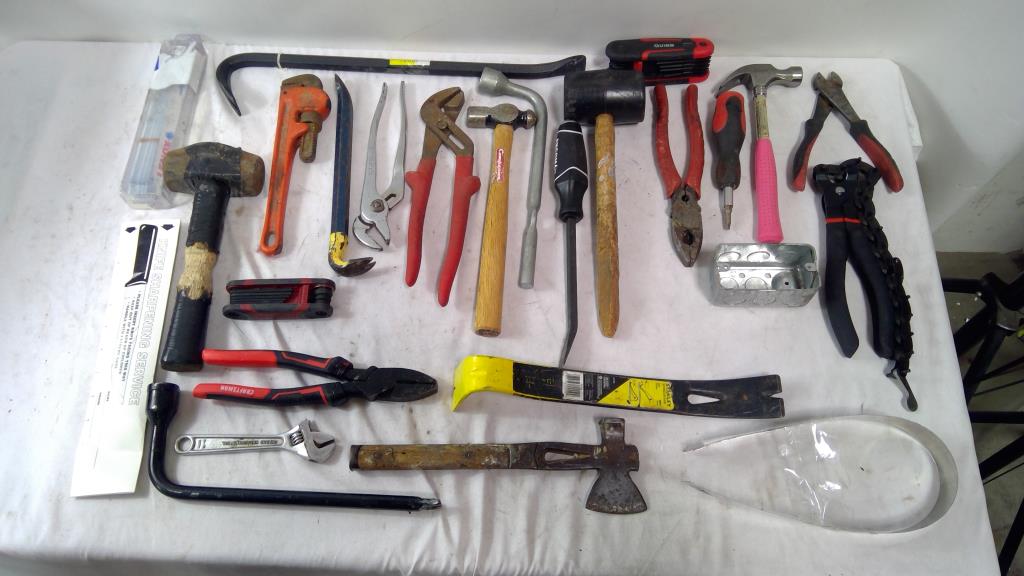 Pittsburgh Adjustable Ratchet Wrench, Stanley Wonder Bar, And More, 20 ...