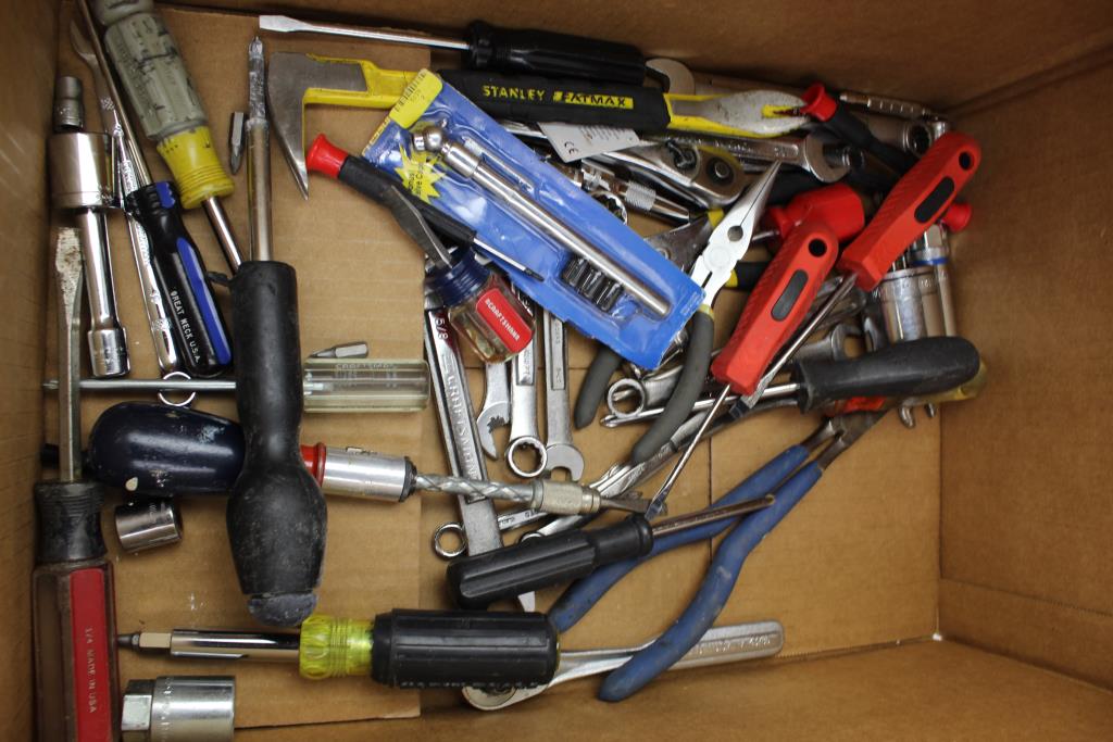 Pittsburgh, Craftsman, And More - Hand Tool Lot 25+ Pieces | Property Room