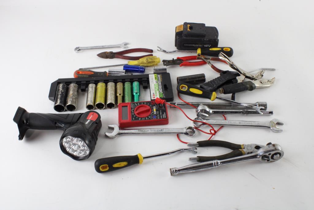 Pittsburgh Ratchet Fitting Set And More, 8+ Pieces | Property Room