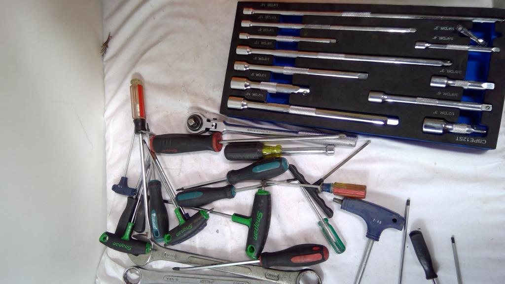 Pittsburgh Screwdrivers, Key Wrenches, And More, 25+ Pieces | Property Room