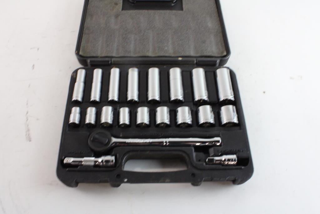 Pittsburgh Socket Set | Property Room