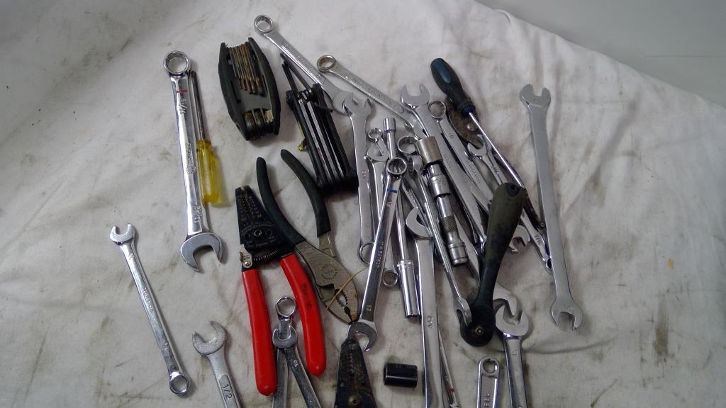 Pittsburgh Wire Cutters, Chesco Hex Key Set, And More, 30+ Pieces ...