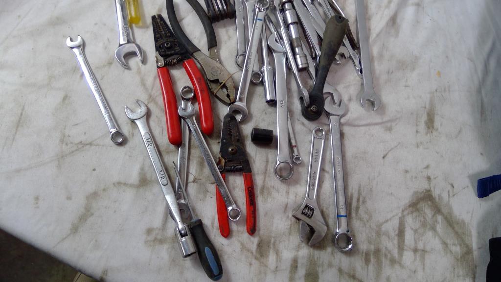 Pittsburgh Wire Cutters, Chesco Hex Key Set, And More, 30+ Pieces ...