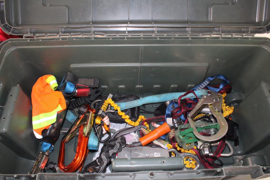 Plano Chest With Straps & Hooks, 5+ Pieces | Property Room