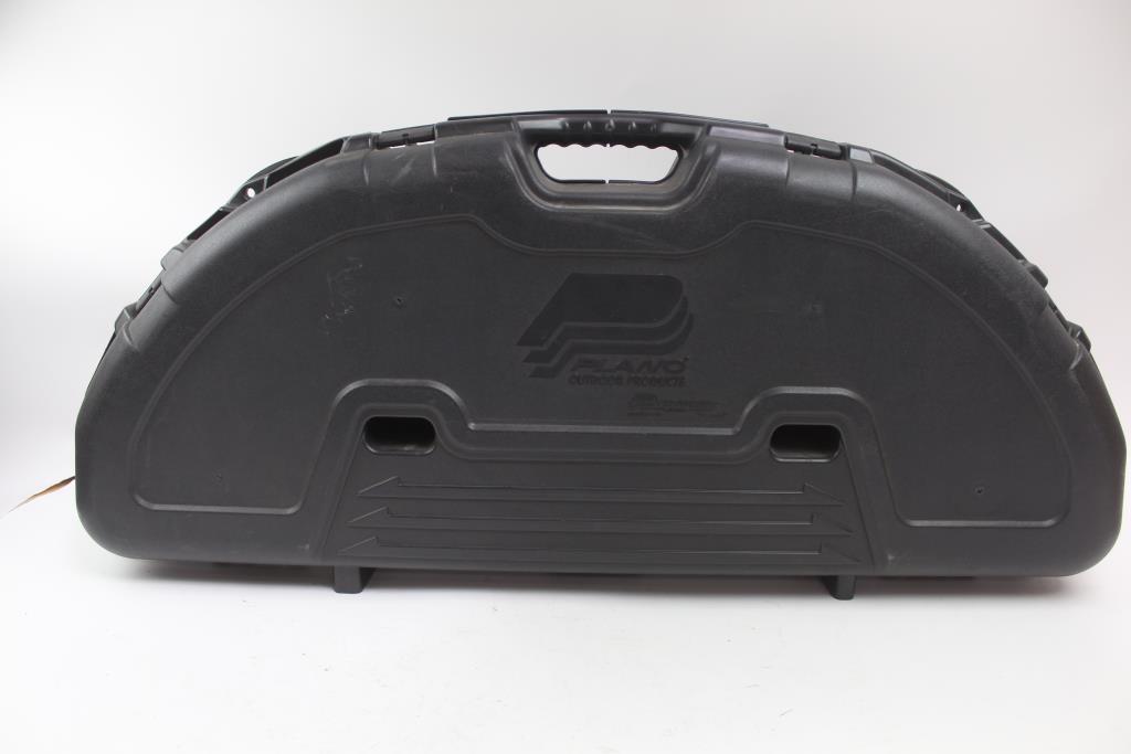 Plano Outdoors Protector Series Compound Bow Case | Property Room