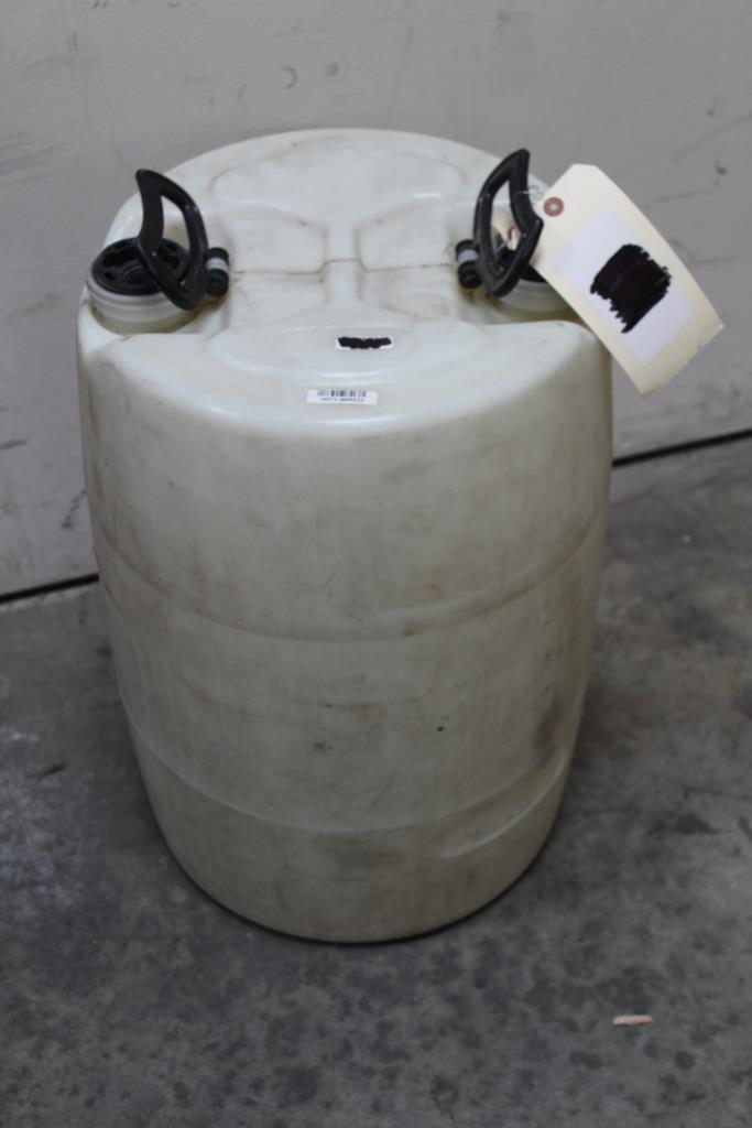 Plastic 10 Gallon Tank | Property Room