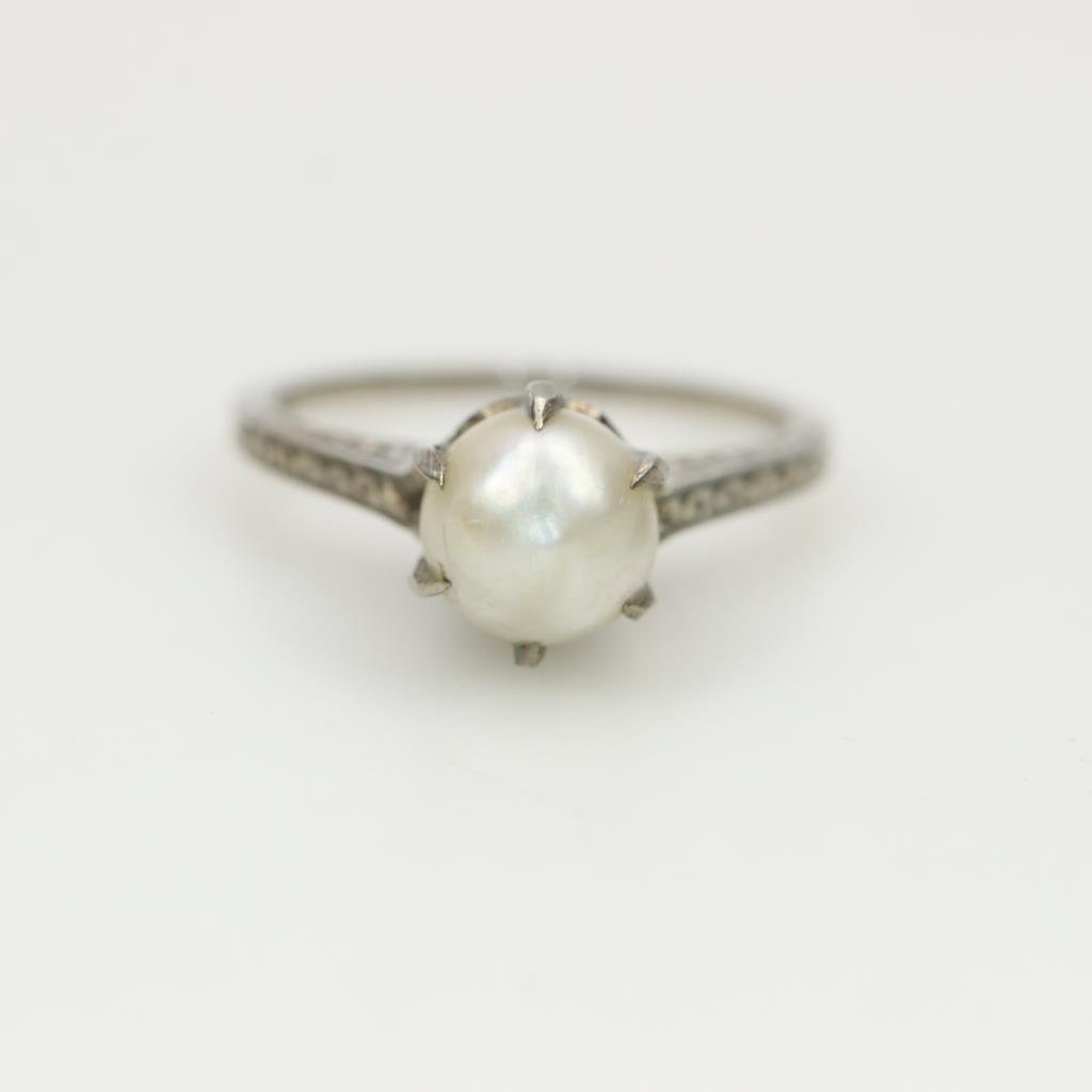 Platinum Pearl Ring | Property Room