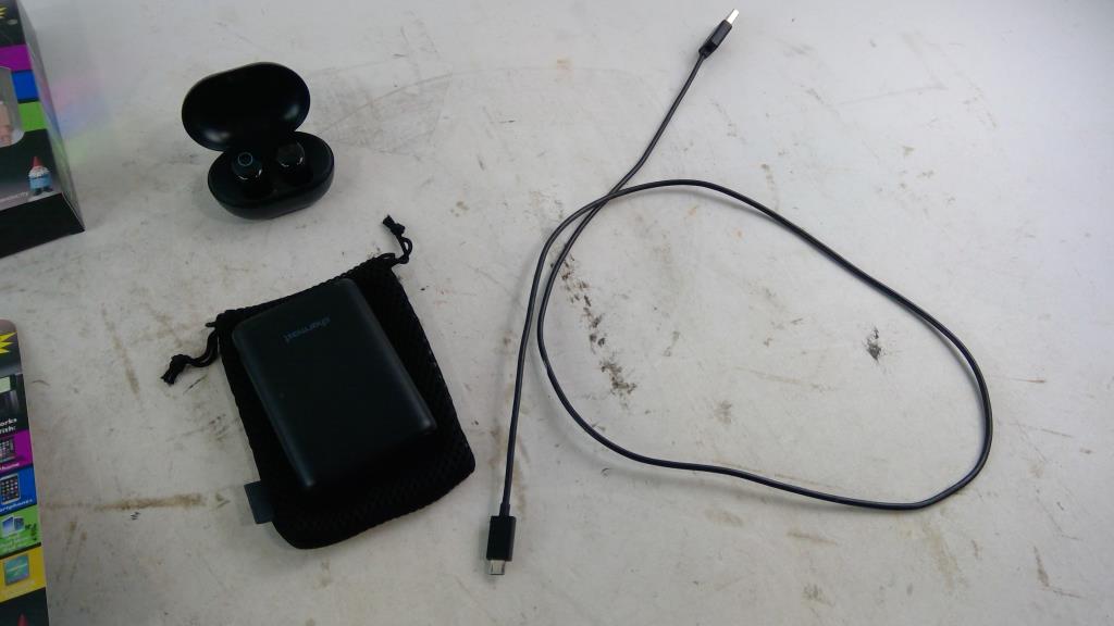 Platinum Series Universal Charger Power Bank And More 8 Pieces ...