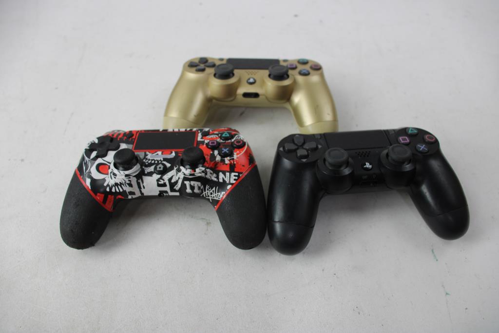Playstation, Xbox, Tech Solutions, Controllers | Property Room