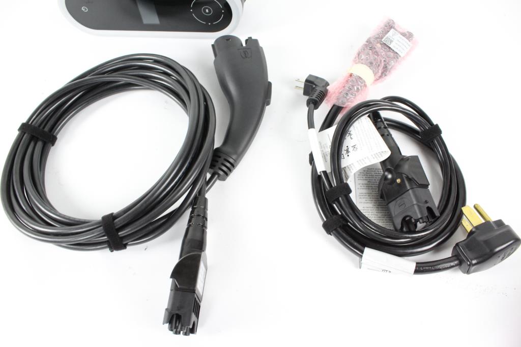Porsche 7PP.971.675.B Universal Charger | Property Room