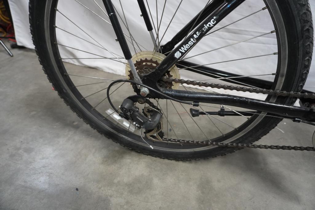 Port Runner Black Foldable Bike | Property Room